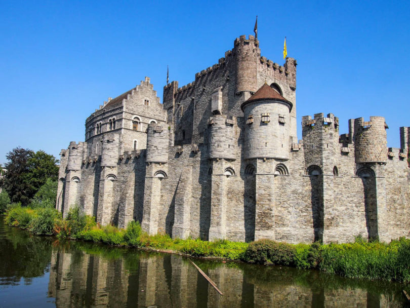 21 of the Most Beautiful Castles from Around the World - Mismatched ...