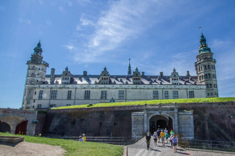 21 of the Most Beautiful Castles from Around the World - Mismatched ...
