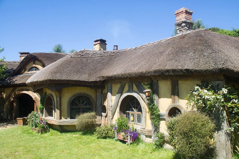 A Day in Middle-earth: Exploring the Hobbiton Movie Set, New Zealand ...